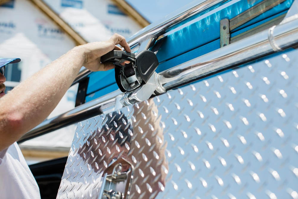 Rack Straps and 3 Safety Tips for Them - Highspeed Welding